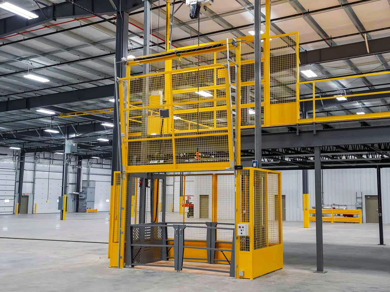 Platformă Ridicare: Eficiență și Siguranță în Manipularea Mărfurilor